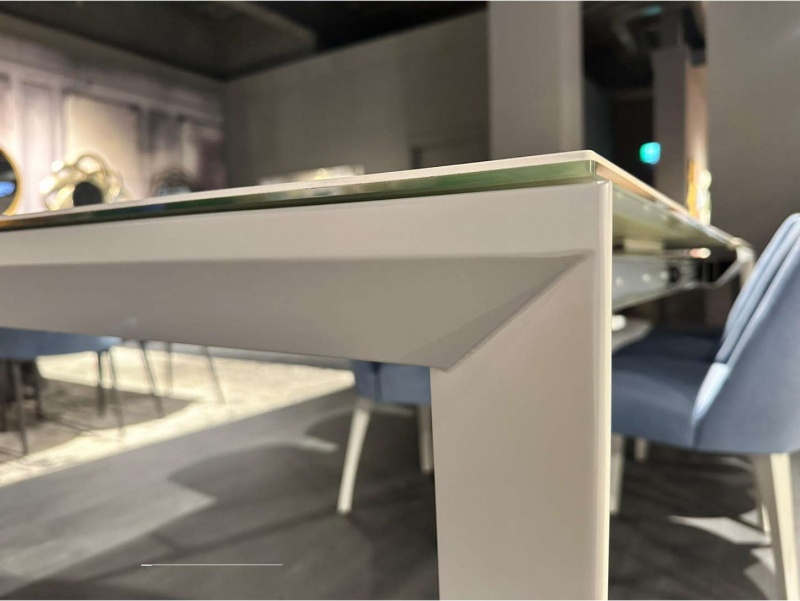 Ex-Display Elegance Extendable Dining Table - White | Cadira