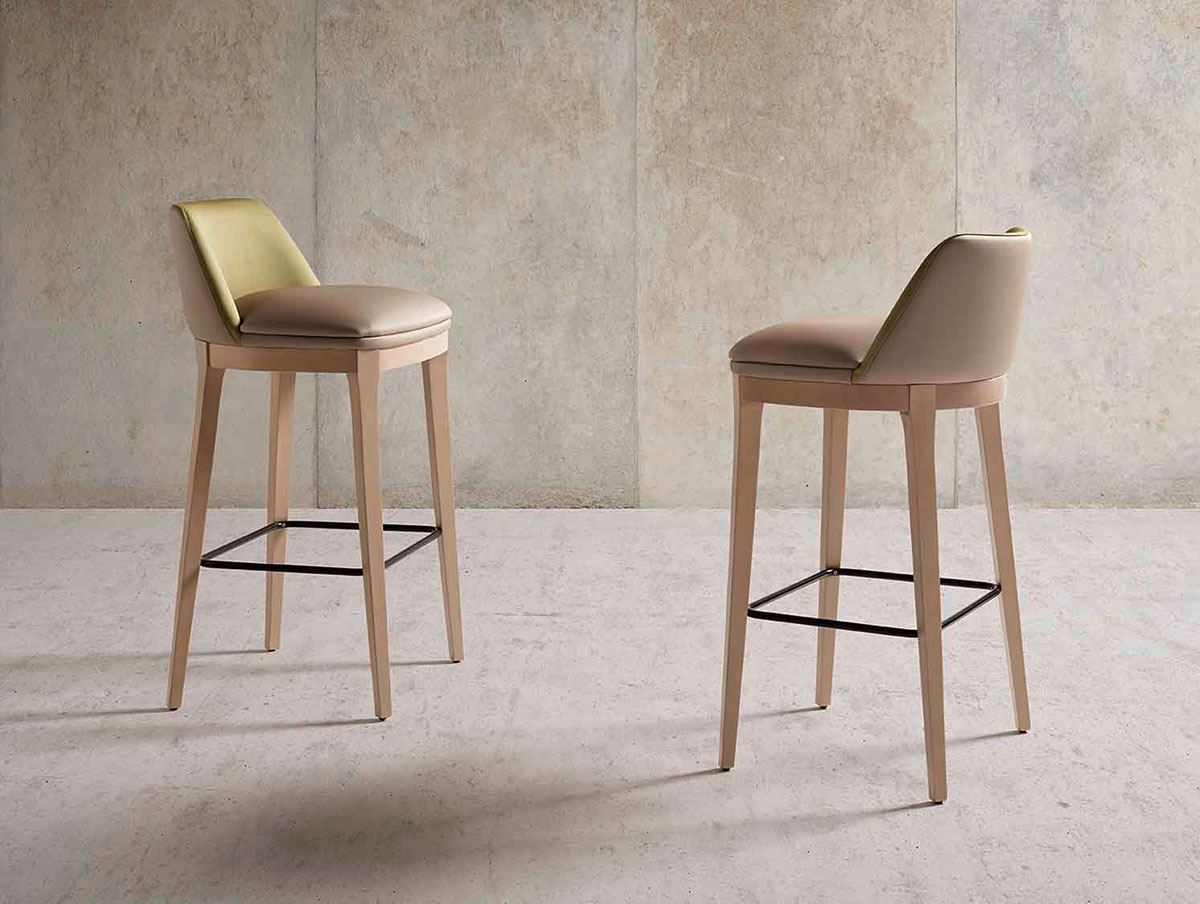Moon Modern Low Back Bar Stool with Beechwood Frame | cadira