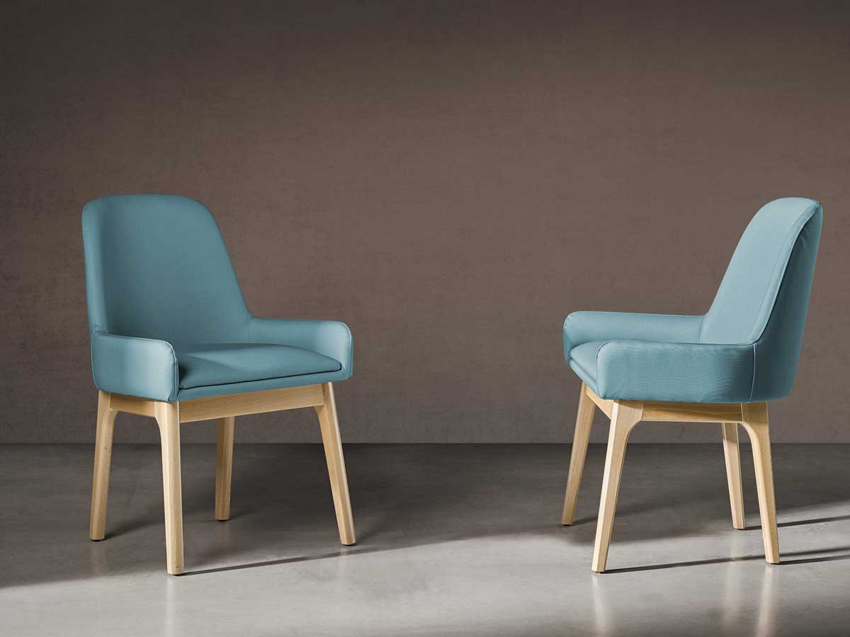 Rebecca Luxury Dining Chair and Modern Wooden Legs | cadira