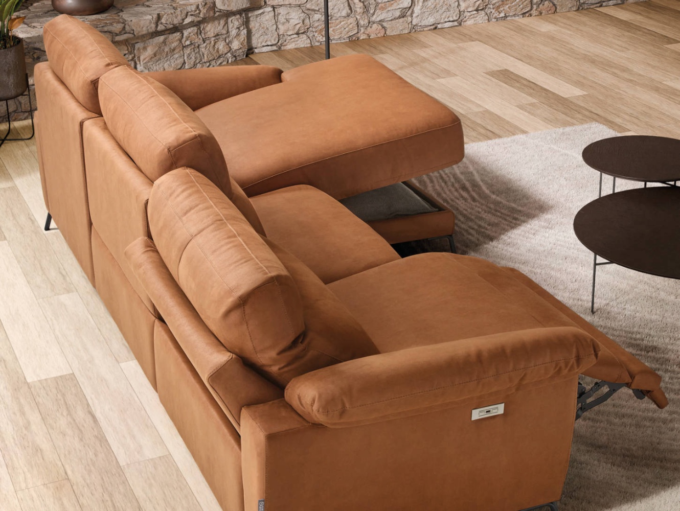 Vega Sofa with Chaise | Cadira
