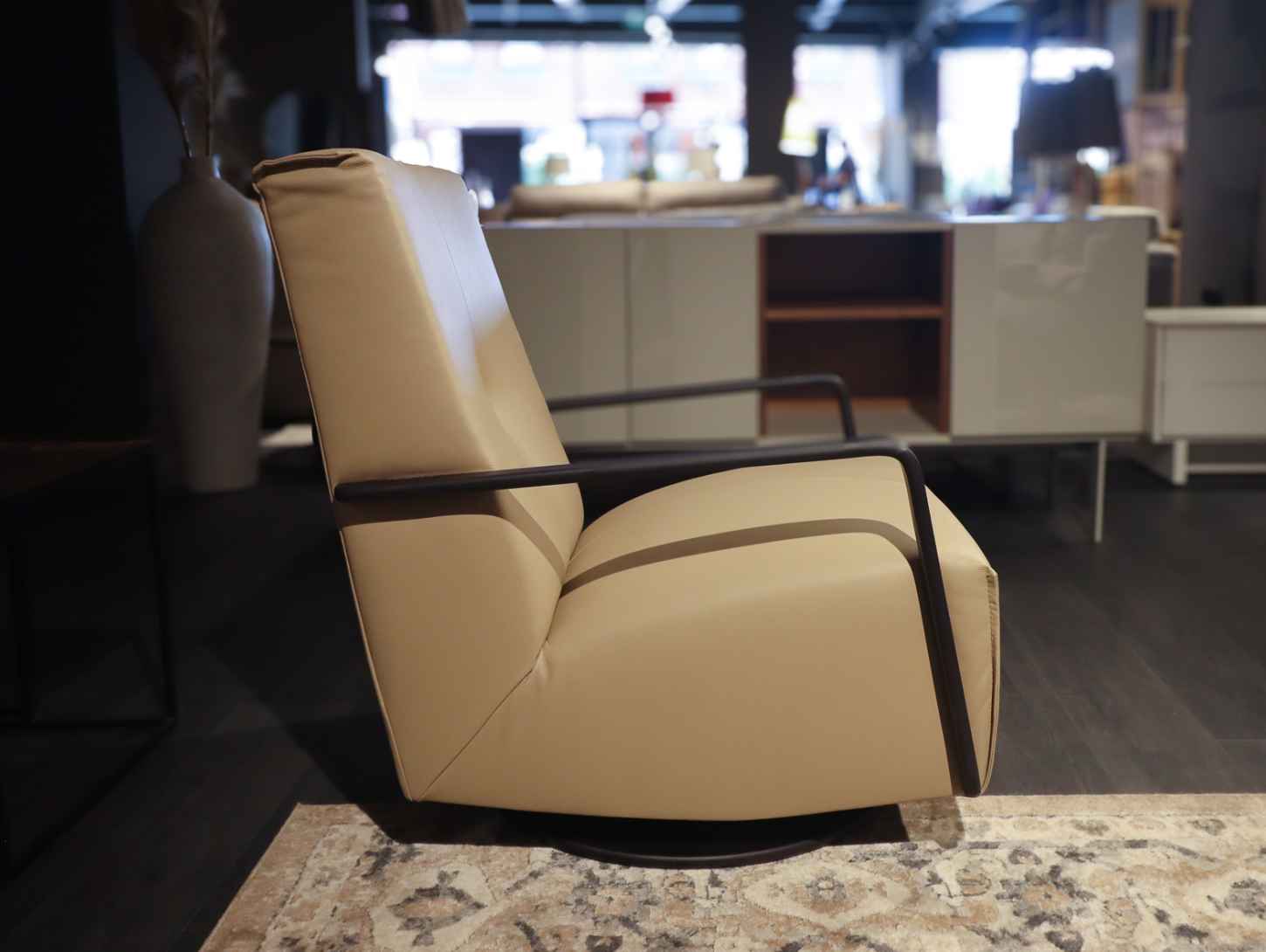 Ex-Dsiplay Yoko Rocking Armchair - Beige Leather | Cadira