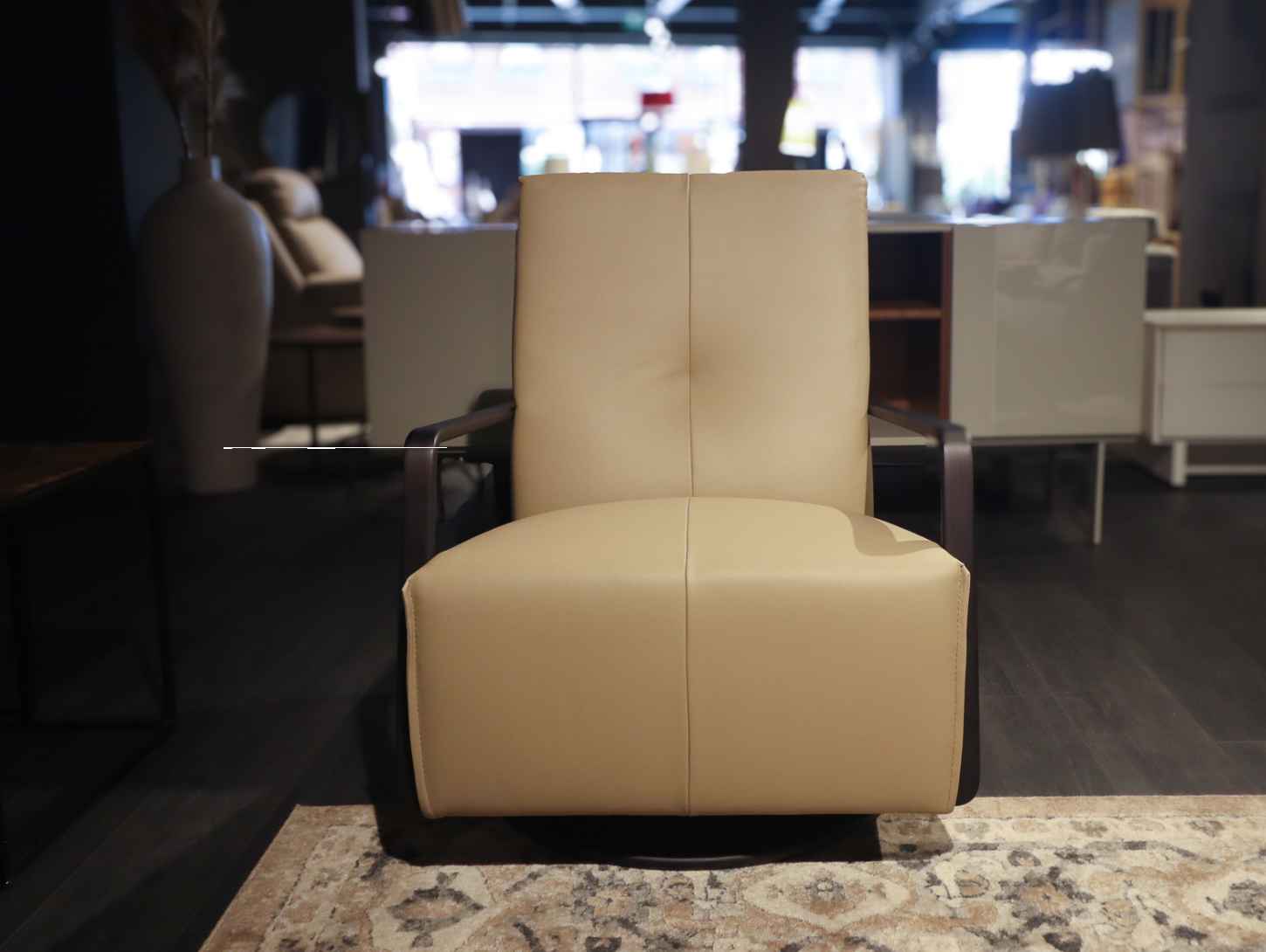 Ex-Dsiplay Yoko Rocking Armchair - Beige Leather | Cadira
